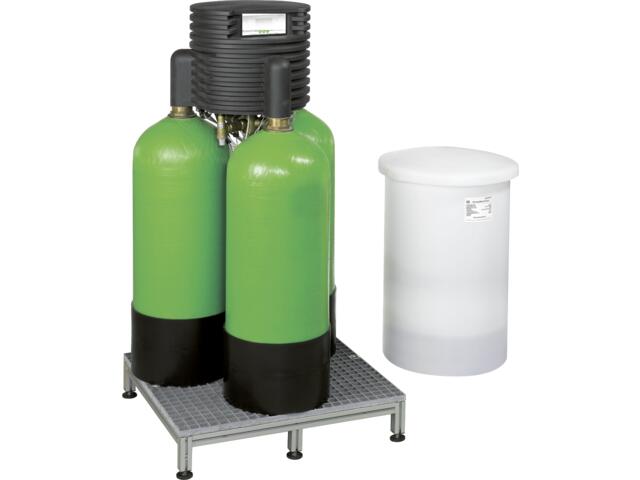 Grünbeck Enthärtungsanlage Delta-p 1 1/2" Podest mit Behälter 210 l -A – Solarics GmbH